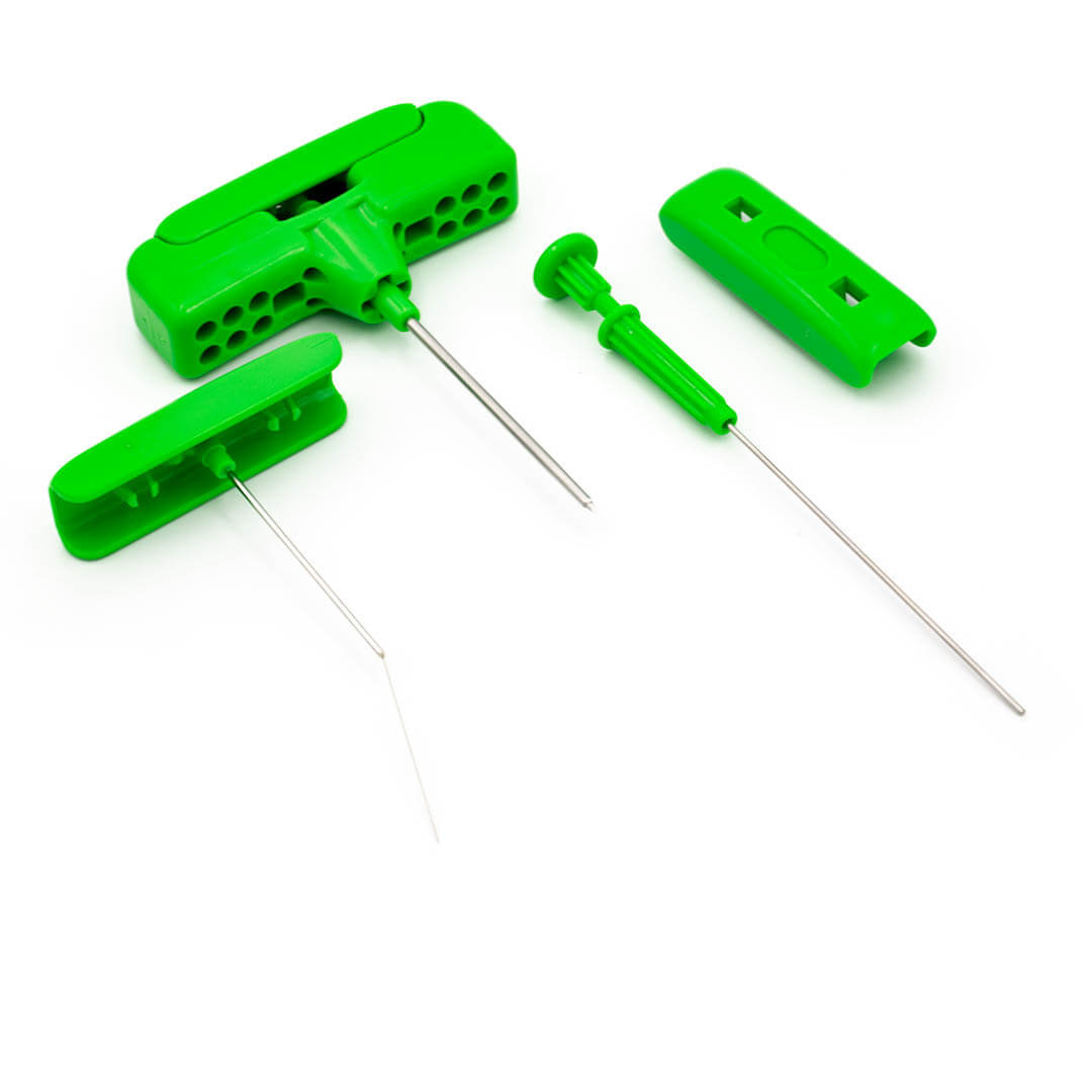 FULLY REMOVE™ Anti-dislocation bone marrow biopsy needle